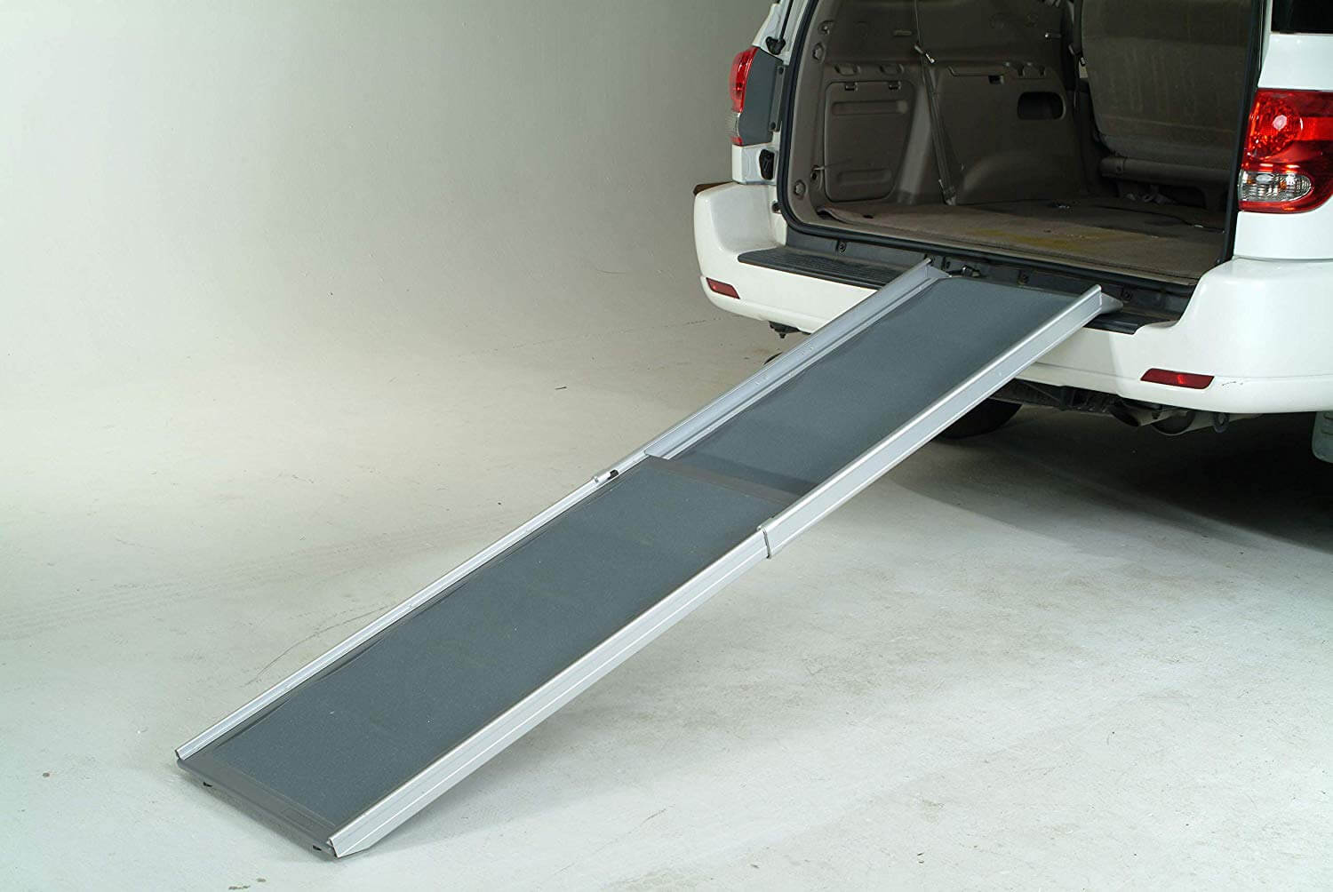 5 Best Dog Ramps for Cars/SUVs/Trucks 2019 | Pawgearlab